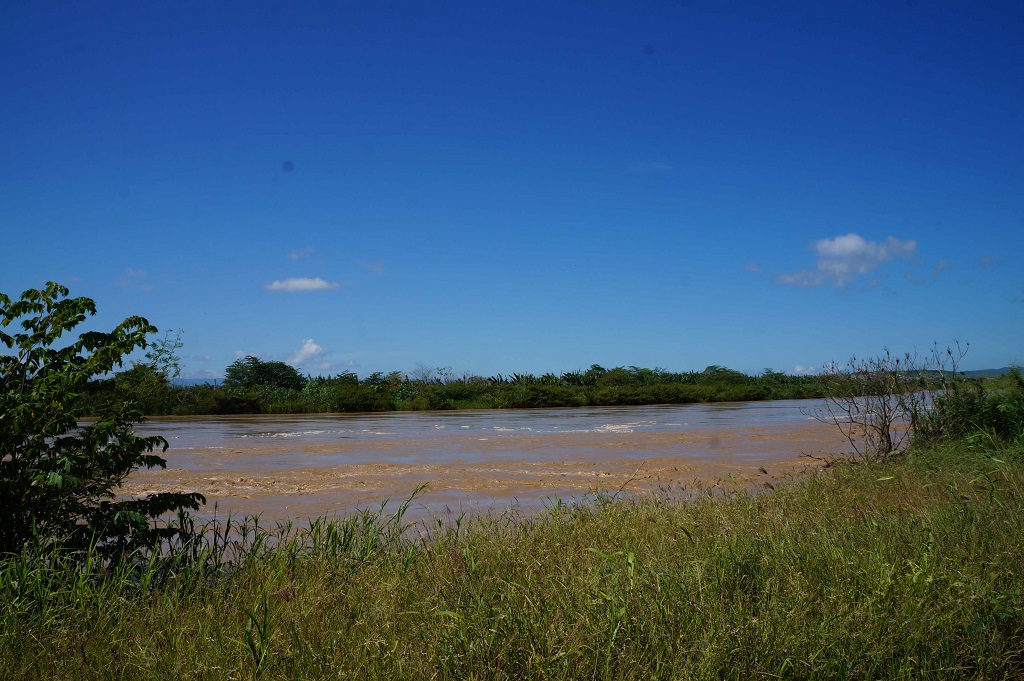 RÍO TUMBES INCREMENTA SU CAUDAL POR LLUVIAS PRESENTADAS EN LA PARTE ...