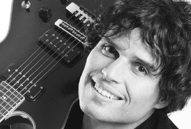 PEDRO SUÁREZ-VÉRTIZ FUE ÍCONO DEL ROCK PERUANO – RCR Peru