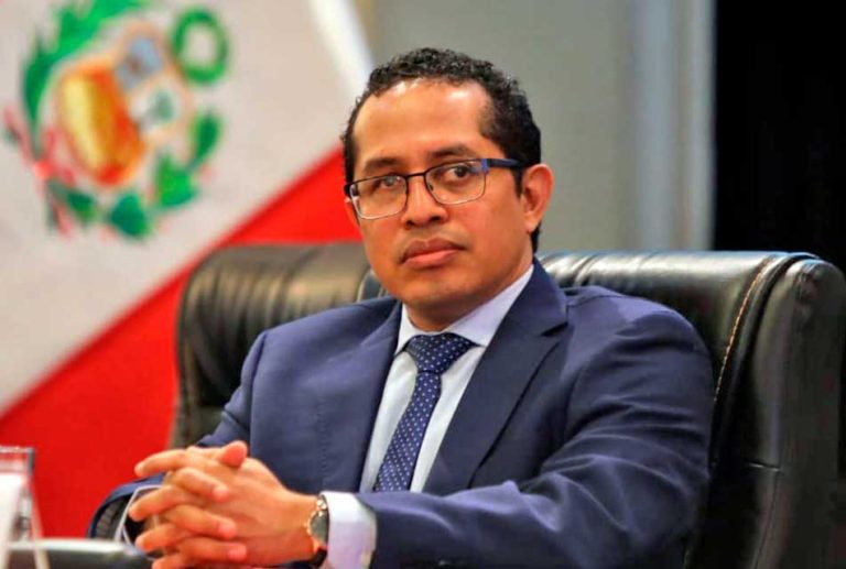 MAGISTRADO ROBERTO BURNEO BERMEJO JURA HOY COMO PRESIDENTE DEL JNE ...